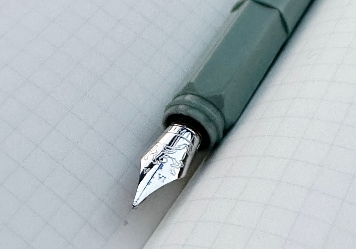 A simple guide to fountain pens for beginners at every budget – Ask a ...